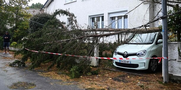 Mehrere Tote und Verletzte: Orkan "Ciaran" wütet in Westeuropa :: wetter.at